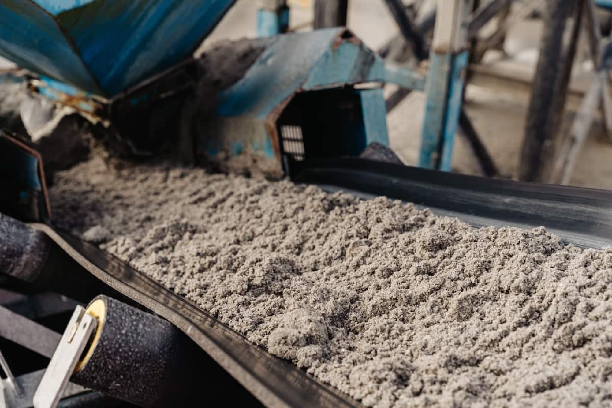 Concrete Sand Material Suppliers | BS EN 12620 | Large Projects